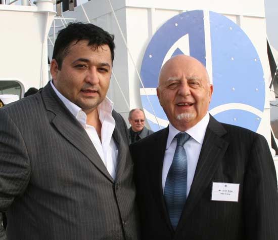 Arkas 2 konteyner gemisini teslim aldı