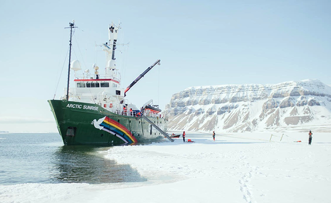 Kuzey Kutbu’nda buzdan enstrümanlarla konser verdiler